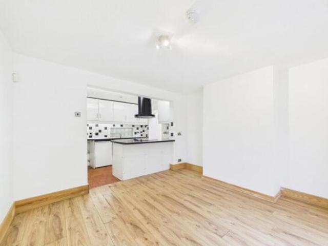 2 bedroom end of terrace house for sale in Church Close, Worcester, WR2