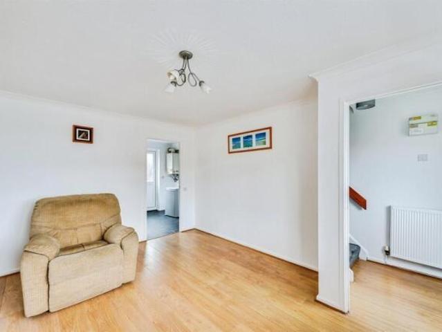 2 bedroom end of terrace house for sale in Chives Way, Swindon, SN2