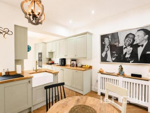 2 bedroom end of terrace house for sale in Christchurch Road, Southend On Sea, SS2