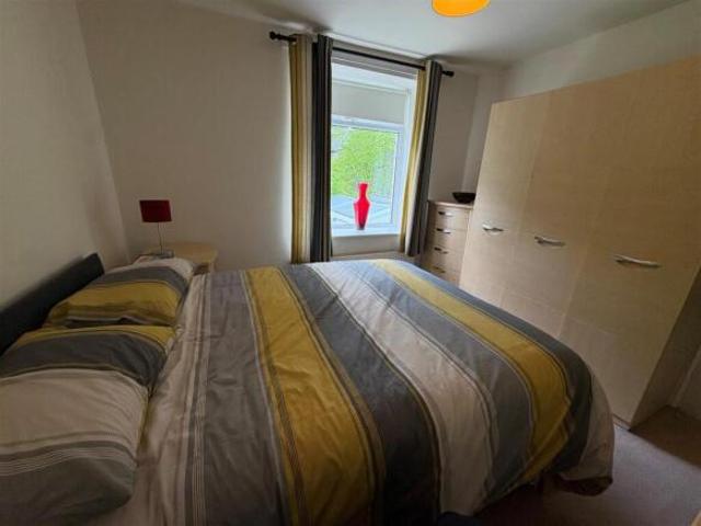 2 bedroom end of terrace house for sale in Clayton Lane, Clayton, Bradford, BD14