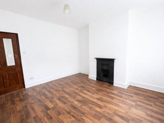 2 bedroom end of terrace house for sale in Clayton Lane, Clayton, Bradford, BD14