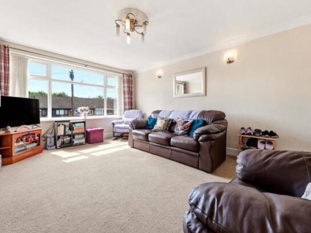 2 bedroom end of terrace house for sale in Cliffe Park Drive, Leeds, LS12