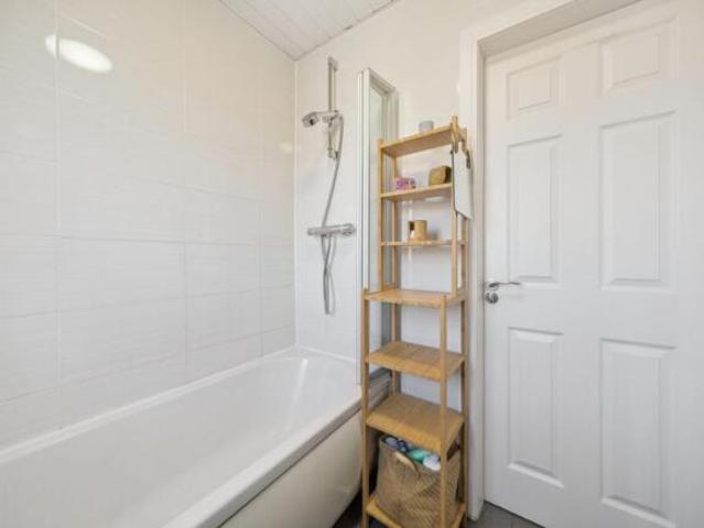 2 bedroom end of terrace house for sale in Cromarty Gardens, Clarkston, G76