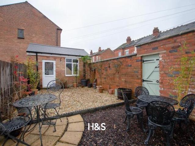 2 bedroom end of terrace house for sale in Alcester Road, Birmingham, B13