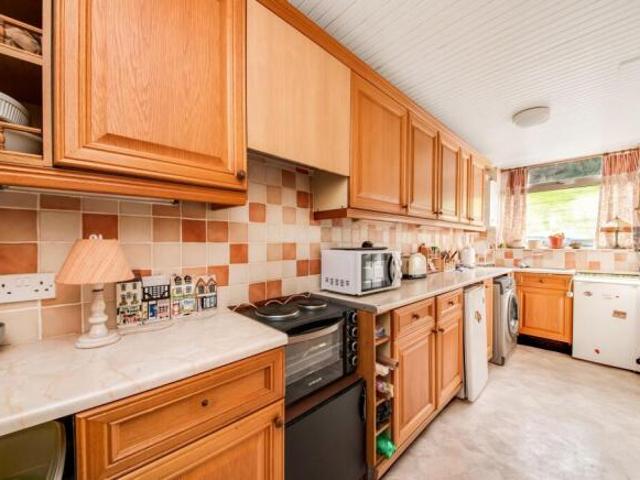 2 bedroom end of terrace house for sale in Armitage Road, Armitage Bridge, HD4