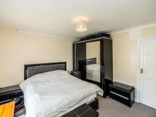 2 bedroom end of terrace house for sale in Armytage Crescent, Huddersfield, HD1