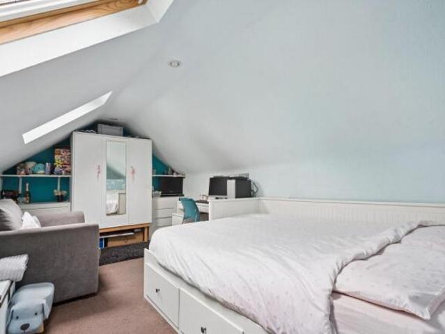 2 bedroom end of terrace house for sale in Ashridge Drive, South Oxhey, WD19