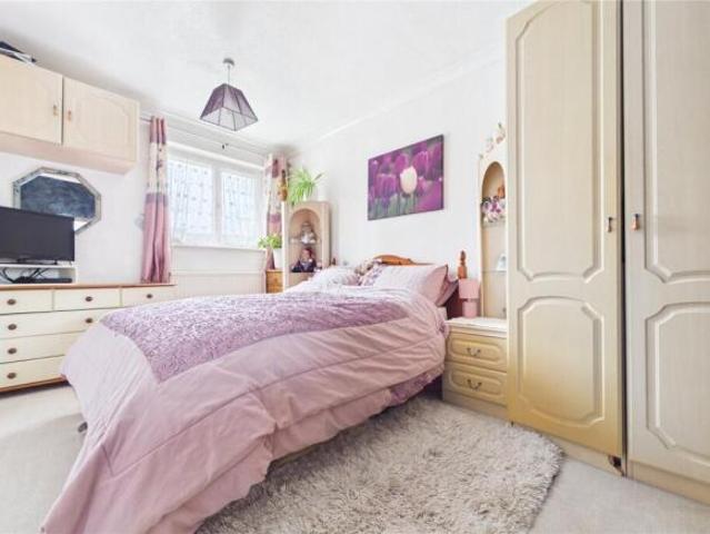 2 bedroom end of terrace house for sale in Avon Close, Calcot, Reading, Berkshire, RG31