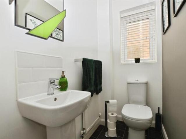 2 bedroom end of terrace house for sale in Boundary Way, Hull, HU4