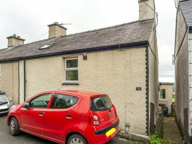 2 Bedroom End Of Terrace House For Sale In Bangor, Gwynedd