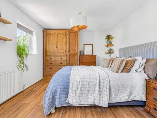 2 bedroom end of terrace house for sale in Barnwell Road, Cambridge, CB5