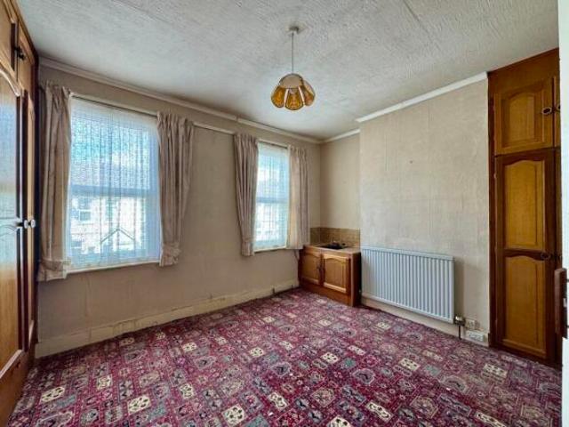 2 bedroom end of terrace house for sale in Beaufort Street, Southend on Sea, Essex, SS2