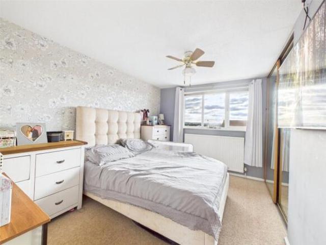 2 bedroom end of terrace house for sale in Bishops Avenue, Worcester, Worcestershire, WR3