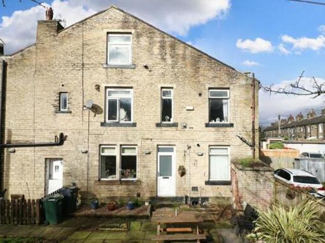 2 Bedroom End Of Terrace House For Sale In Bradford, West Yorkshire