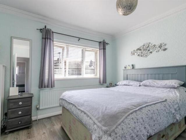 2 bedroom end of terrace house for sale in Braintree Road, Ruislip, HA4