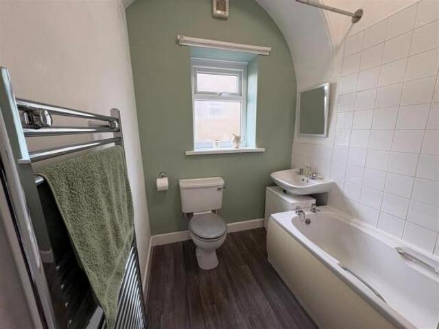 2 bedroom end of terrace house for sale in Briggs Street, Queensbury, Bradford, BD13
