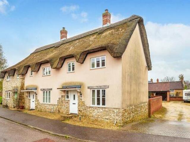 2 Bedroom End Of Terrace House For Sale In Broadway