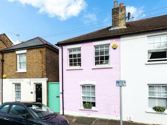 2 Bedroom End Of Terrace House For Sale In Bromley