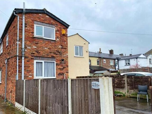 2 Bedroom End Of Terrace House For Sale In Bury, Greater Manchester