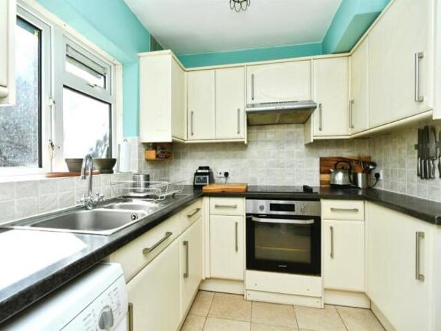 2 bedroom end of terrace house for sale in Goodwood Way, Brighton, BN2