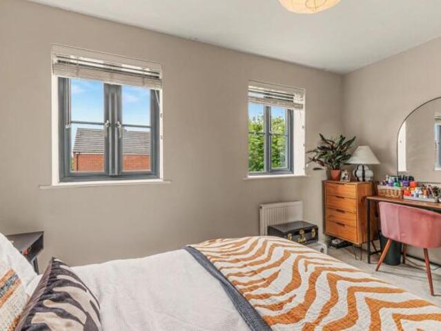 2 bedroom end of terrace house for sale in Granada Way, Leamington Spa, CV31
