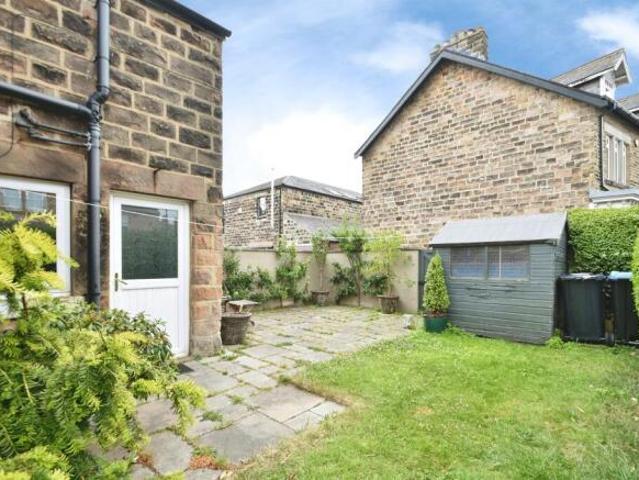 2 bedroom end of terrace house for sale in Grange Avenue, Harrogate, HG1
