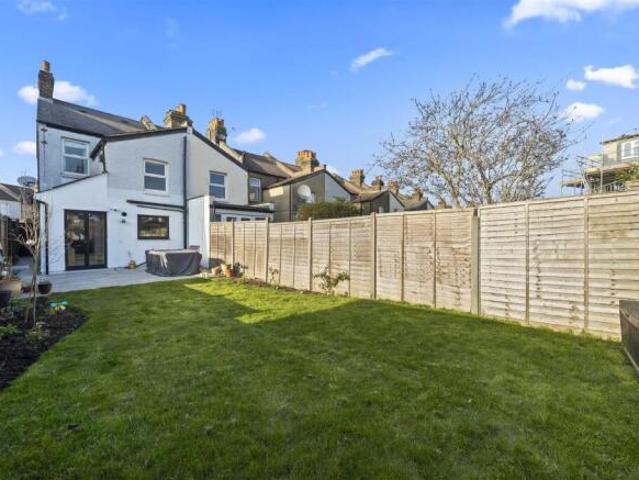 2 bedroom end of terrace house for sale in Grasmere Road, London, SE25