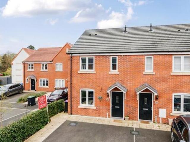 2 Bedroom End Of Terrace House For Sale In Greylees, Sleaford