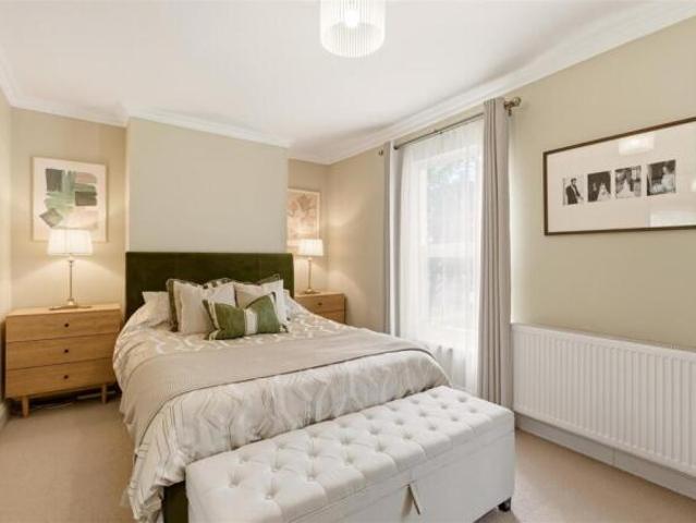 2 bedroom end of terrace house for sale in Grove Place, Leamington Spa, CV31