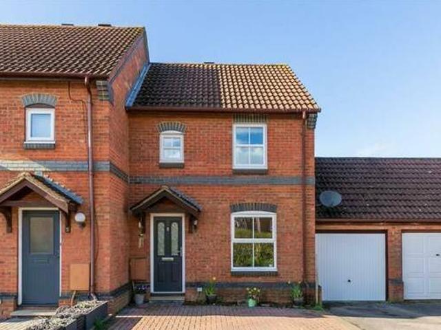 2 bedroom end of terrace house for sale in Guernsey Close Burpham GU4