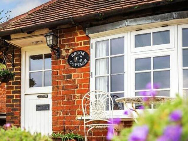2 Bedroom End Of Terrace House For Sale In Guildford, Surrey