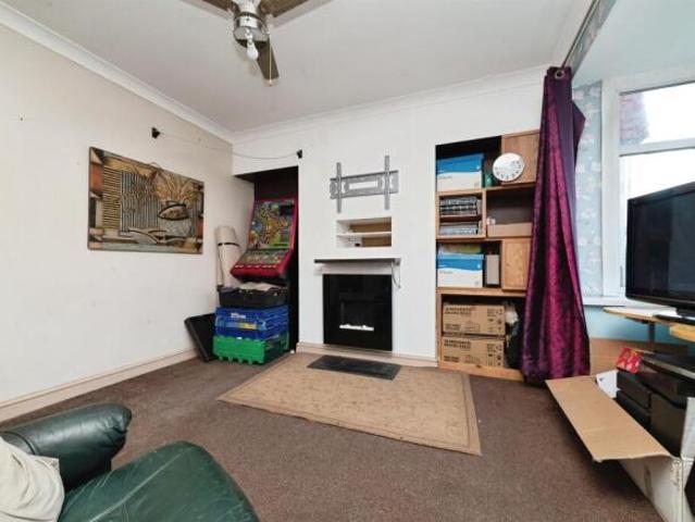 2 bedroom end of terrace house for sale in Dayton Road, HULL, HU5