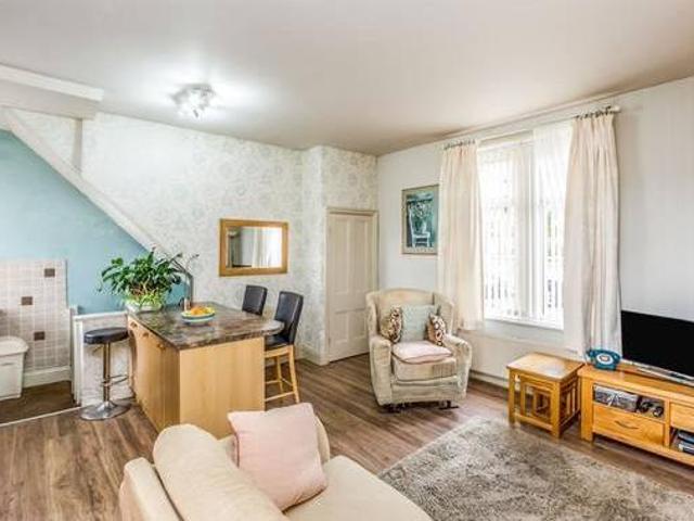 2 bedroom end of terrace house for sale in Deyne Road Netherton Huddersfield HD4