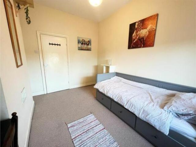 2 bedroom end of terrace house for sale in Deighton Road, Huddersfield, HD2