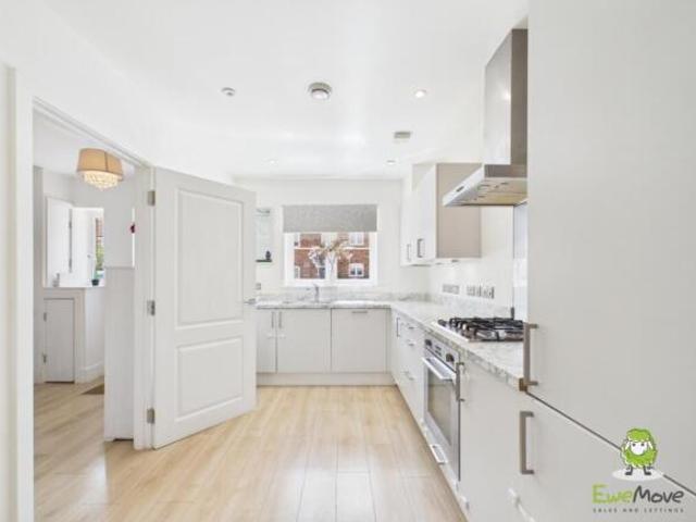 2 bedroom end of terrace house for sale in Denarii Drive, Chineham, Basingstoke, RG24
