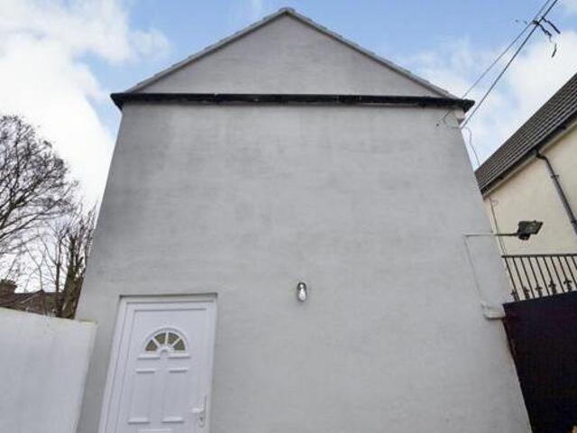 2 Bedroom End Of Terrace House For Sale In East Ham, London