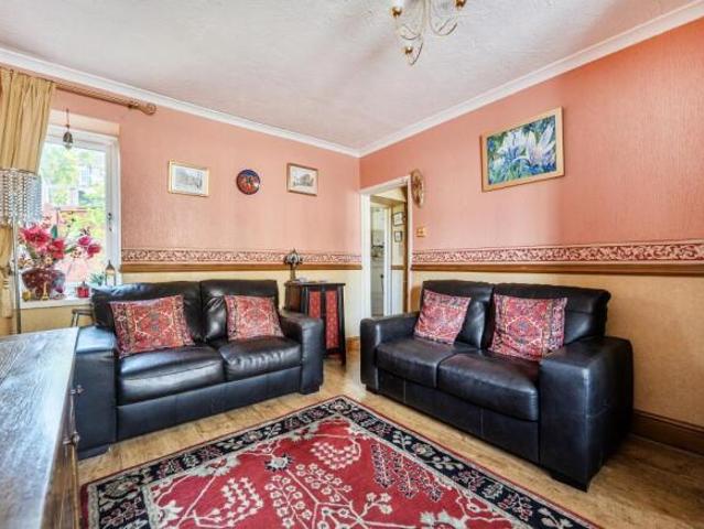 2 bedroom end of terrace house for sale in Eastcott Hill, Swindon, SN1