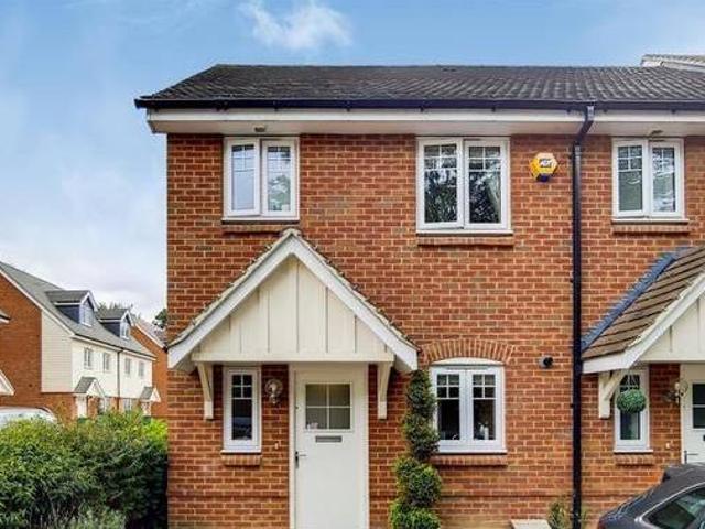 2 bedroom end of terrace house for sale in Elham Crescent Dartford DA2