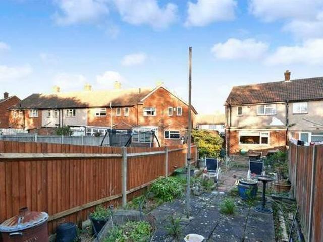 2 bedroom end of terrace house for sale in Farm Avenue Swanley Kent BR8