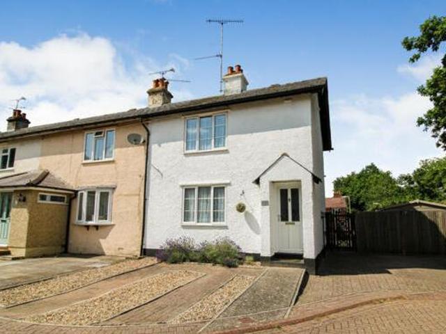 2 Bedroom End Of Terrace House For Sale In Farnborough
