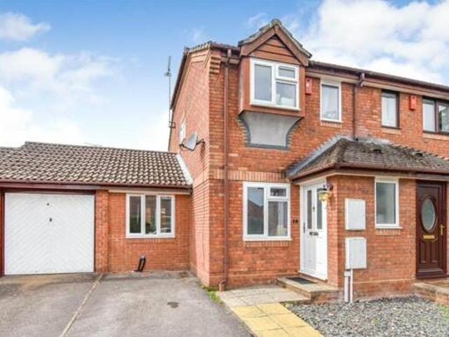 2 Bedroom End Of Terrace House For Sale In Farnham, Surrey