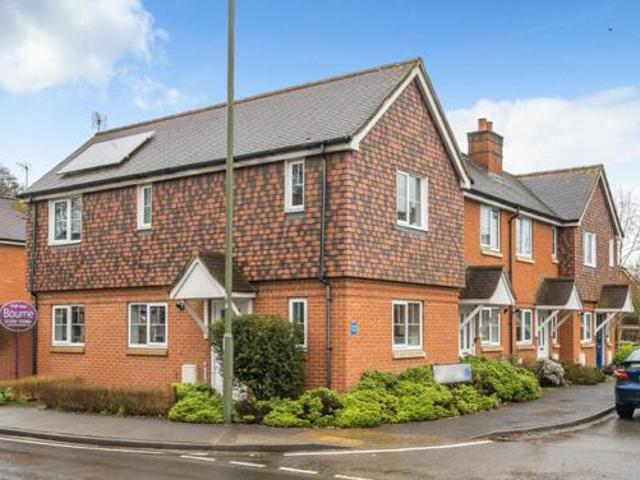 2 Bedroom End Of Terrace House For Sale In Farnham, Surrey