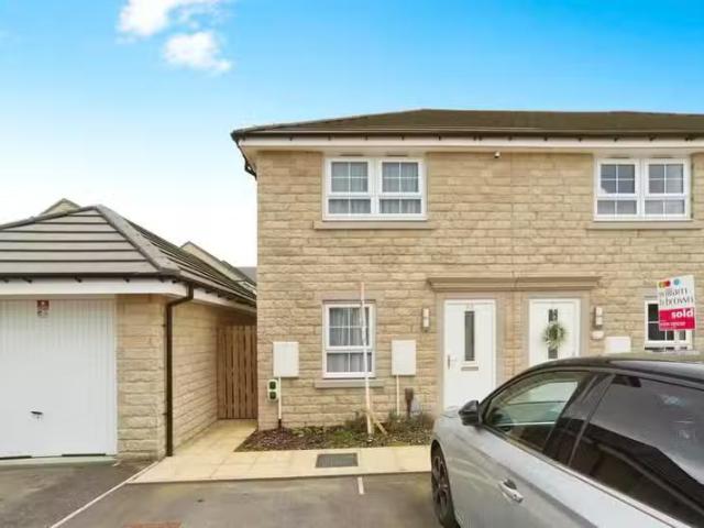 2 bedroom end of terrace house for sale in Fetlock Drive, Brad.