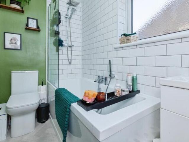 2 bedroom end of terrace house for sale in Featherstone Drive, LEICESTER, Leicestershire, LE2