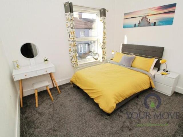 2 bedroom end of terrace house for sale in Fenlake Road, Bedford, Bedfordshire, MK42