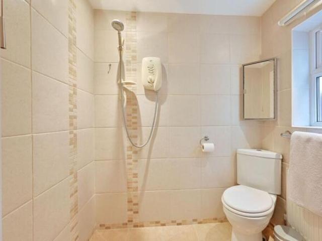 2 bedroom end of terrace house for sale in Fern Way, Watford, WD25