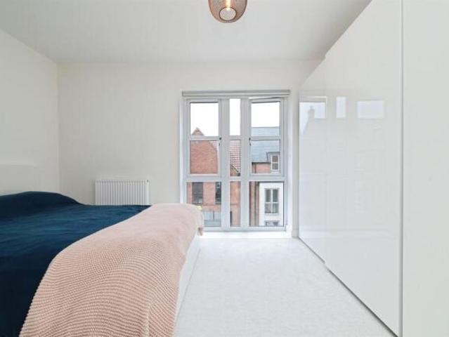 2 bedroom end of terrace house for sale in Finkle Court, Hull, HU1
