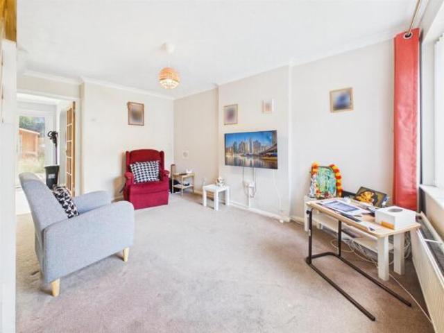 2 bedroom end of terrace house for sale in Flodden Drive, Calcot, Reading, RG31
