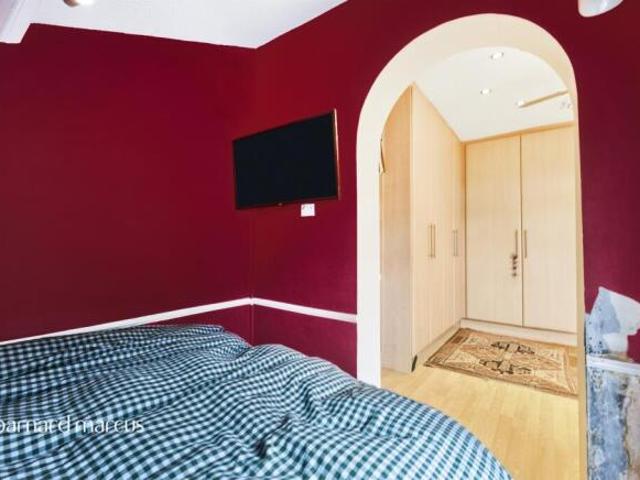 2 bedroom end of terrace house for sale in Fruen Road, Feltham, TW14