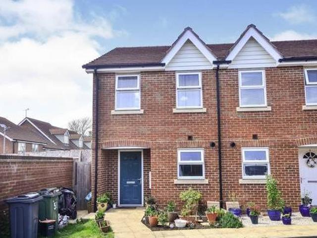 2 bedroom end of terrace house for sale in Kings Avenue Ashford TN23